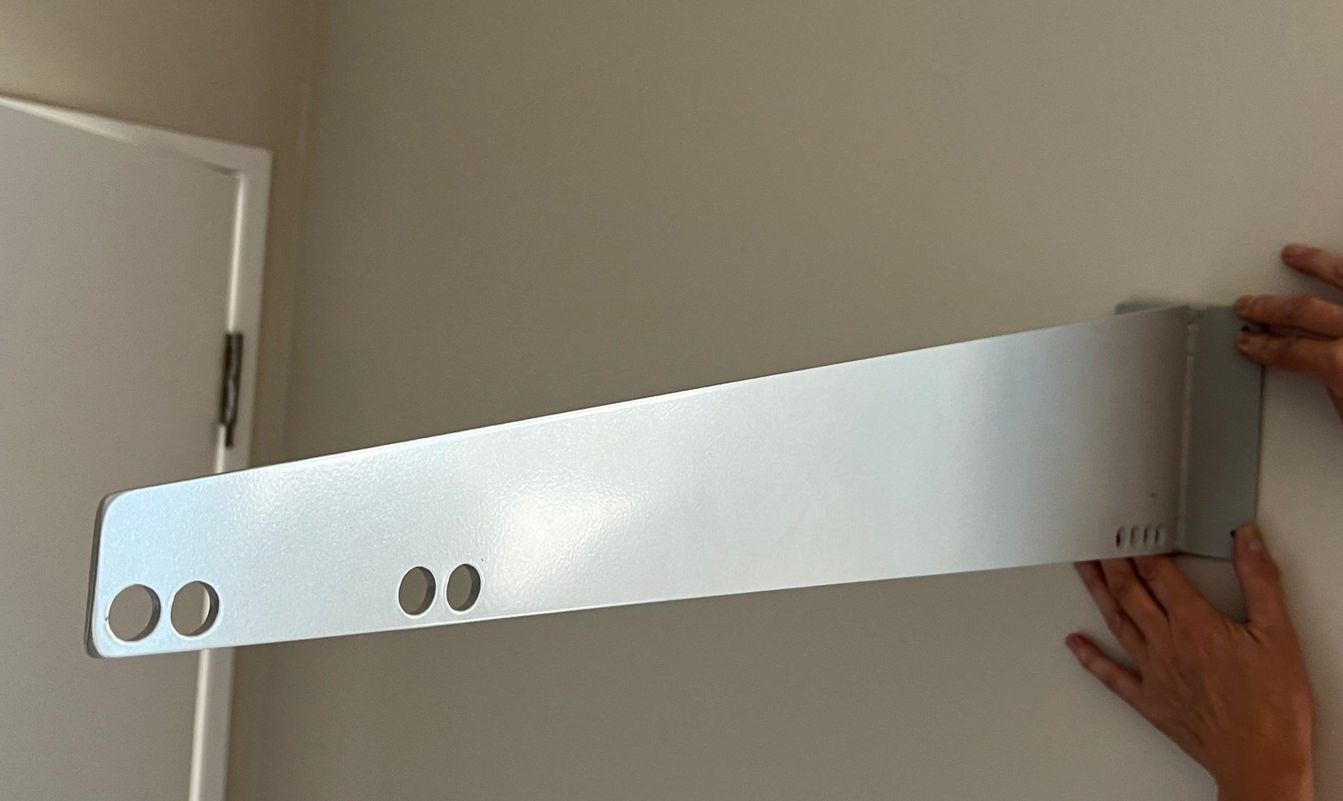 UV Light Wall Holder Bracket – BRCNZ